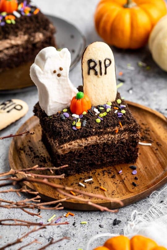 Graveyard Halloween Dessert - Kim's Cravings