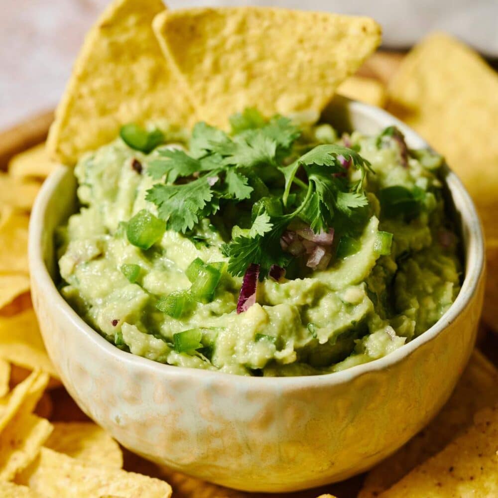 Chipotle's Guacamole Recipe - Kim's Cravings
