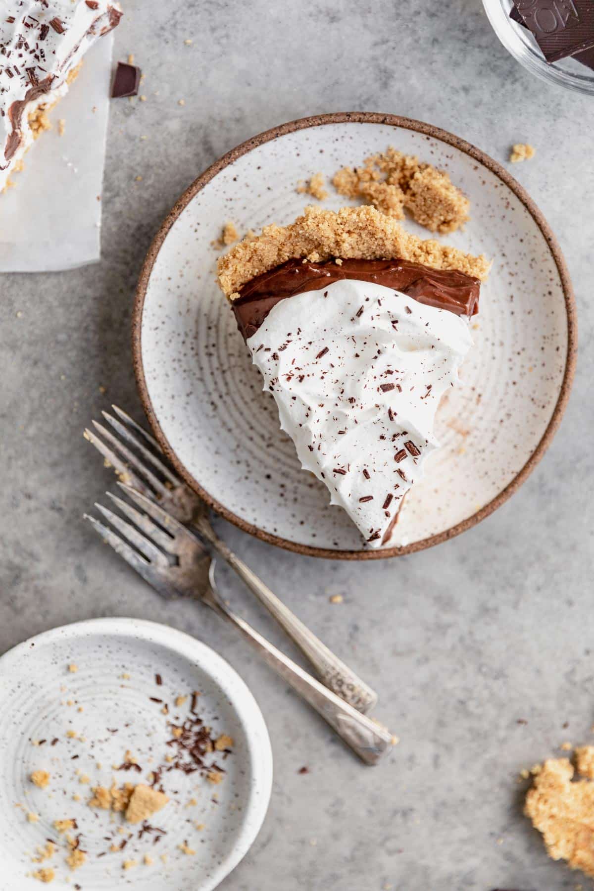 No-Bake Chocolate Pudding Pie - Kim's Cravings